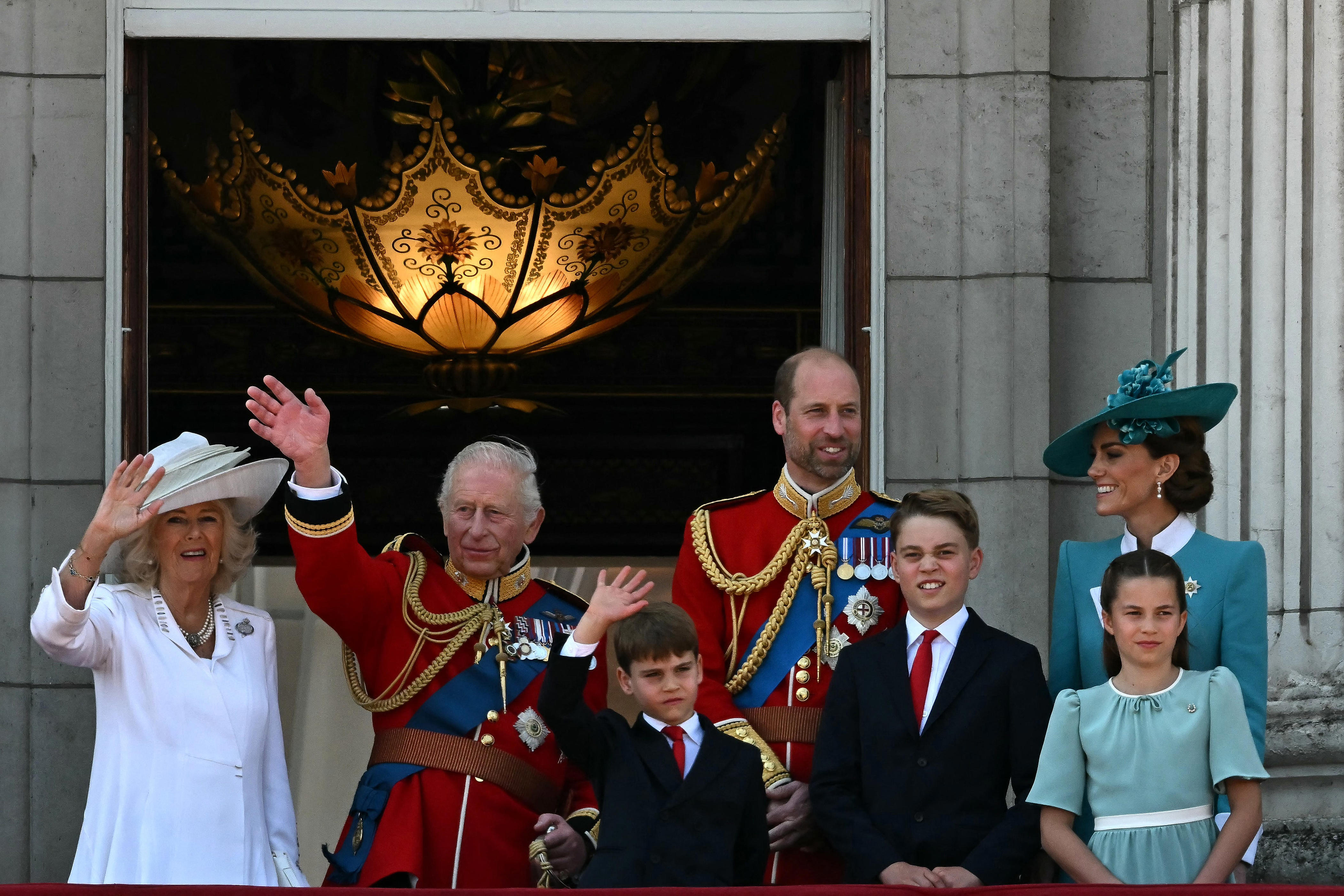 Prince William admits to this 'tense issue' with his kids, might buy ...