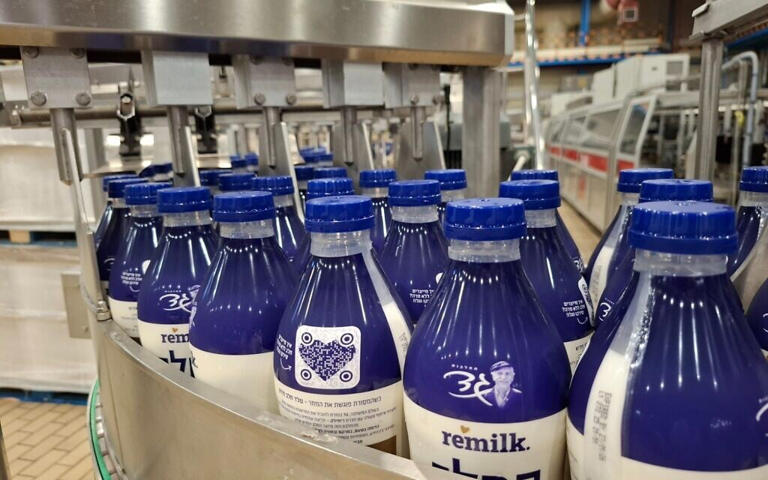 Lab-grown milk set to start pouring into Israeli dairy aisles, cafes