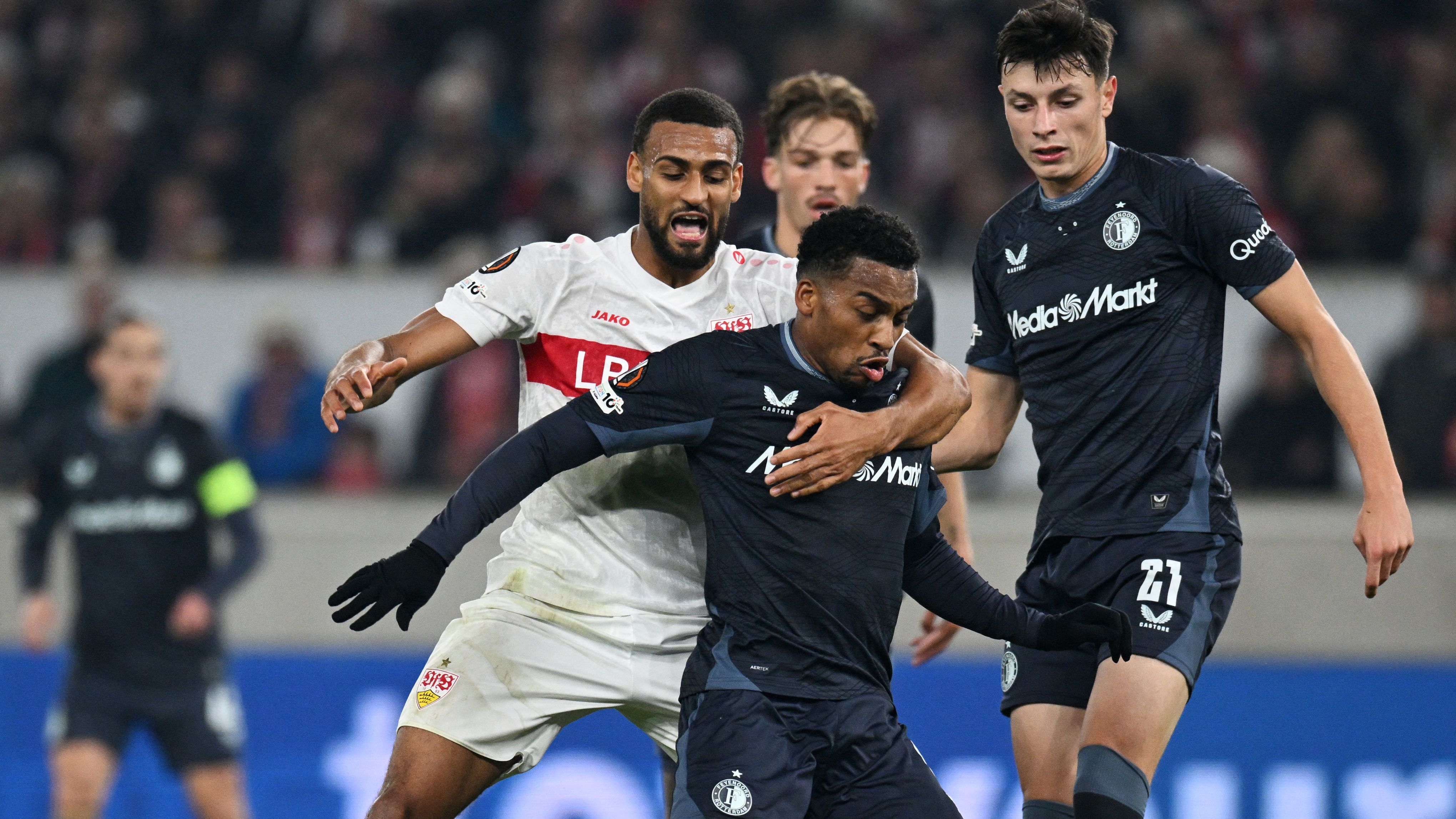 Scouts van Dortmund zaten in Stuttgart op de tribune voor speler van ...