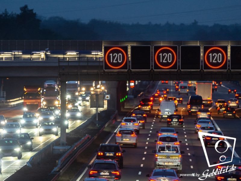 Blitzer auf der A40 aktuell am Montag: Wo am 10.11.2025 Radarfallen stehen