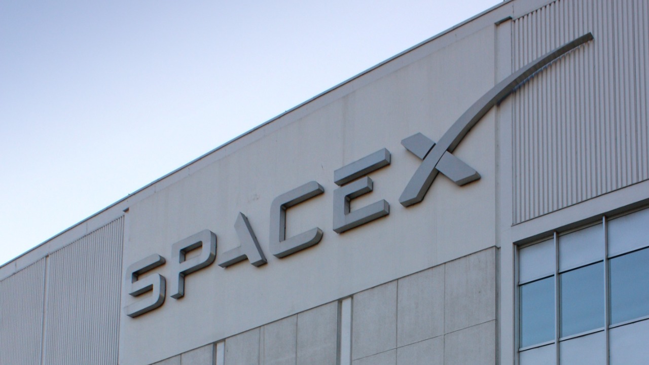 SpaceX cuts 2,500 Starlink terminals tied to a $7.5B U.S. scam hub