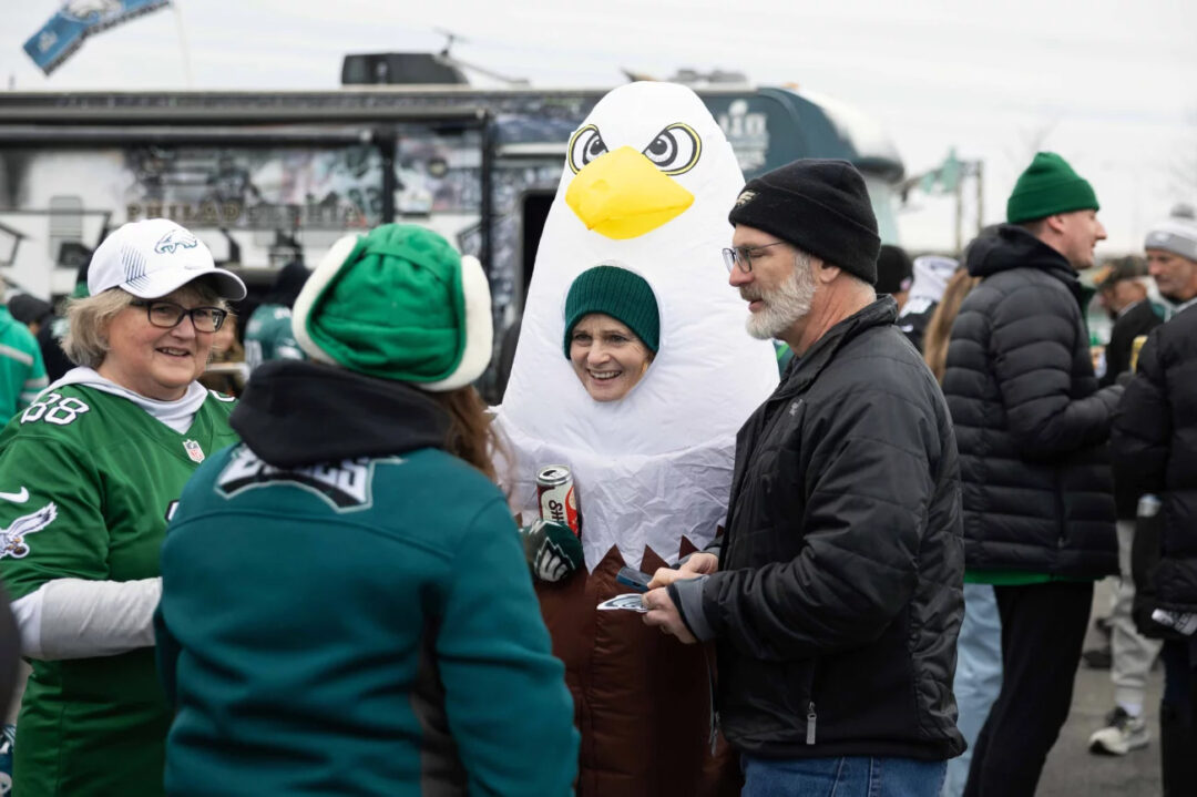 20 Vintage Tailgate Photos That Capture The Sport’s Magical Throwback Years