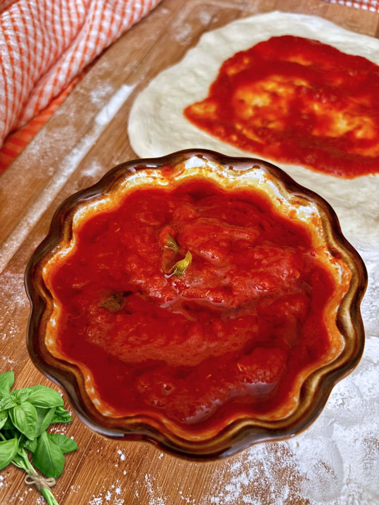 Mom's Homemade Pizza Sauce - Rich, Flavorful and Easy to Make