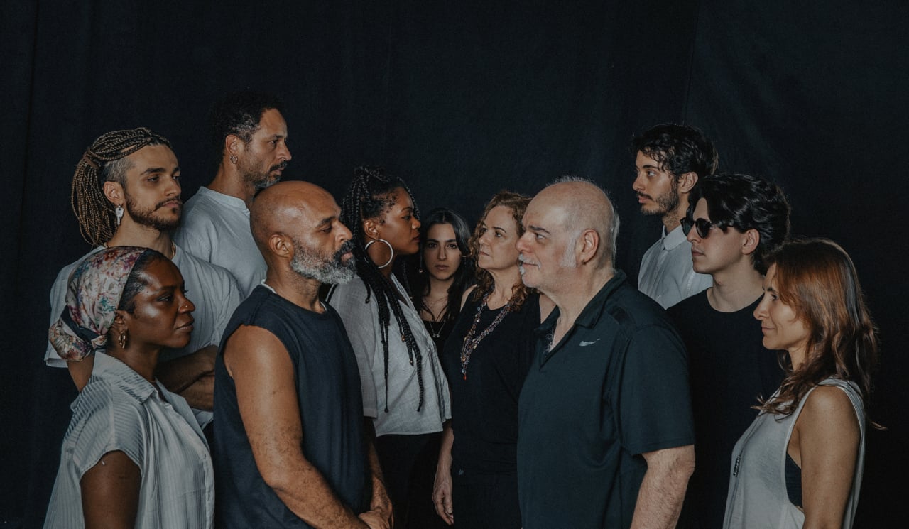 Espetáculo ‘As Armas Milagrosas: seis personagens à procura da existência’