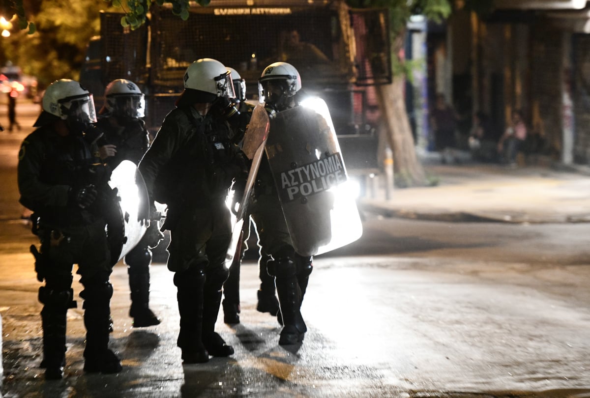 Τι λέει η ΕΛΑΣ για τη σύλληψη του 13χρονου μαθητή στα Εξάρχεια ...