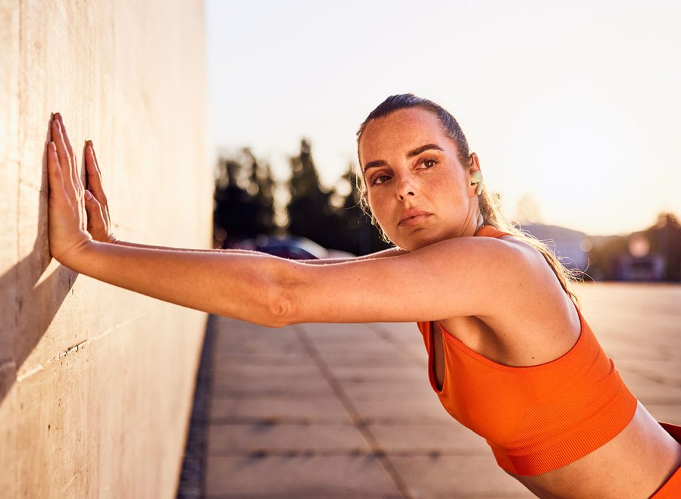 I'm a Harvard-certified health coach and here are 4 standing exercises ...
