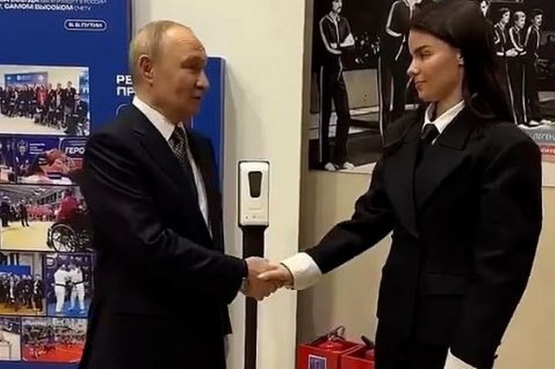 Putin sparks health fears as 'bulging veins' spotted on dictator's hand