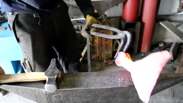 Blacksmithing - Forging a Viking Dane Axe