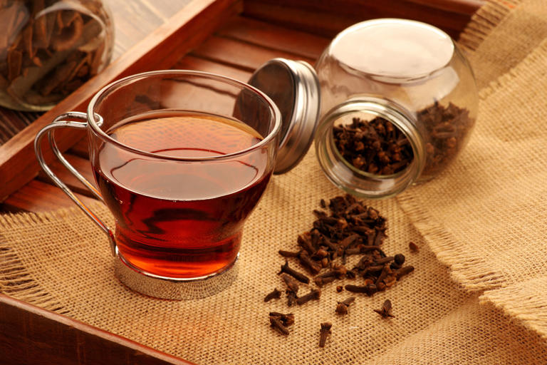 Té de cúrcuma: propiedades, beneficios y cómo tomarlo
