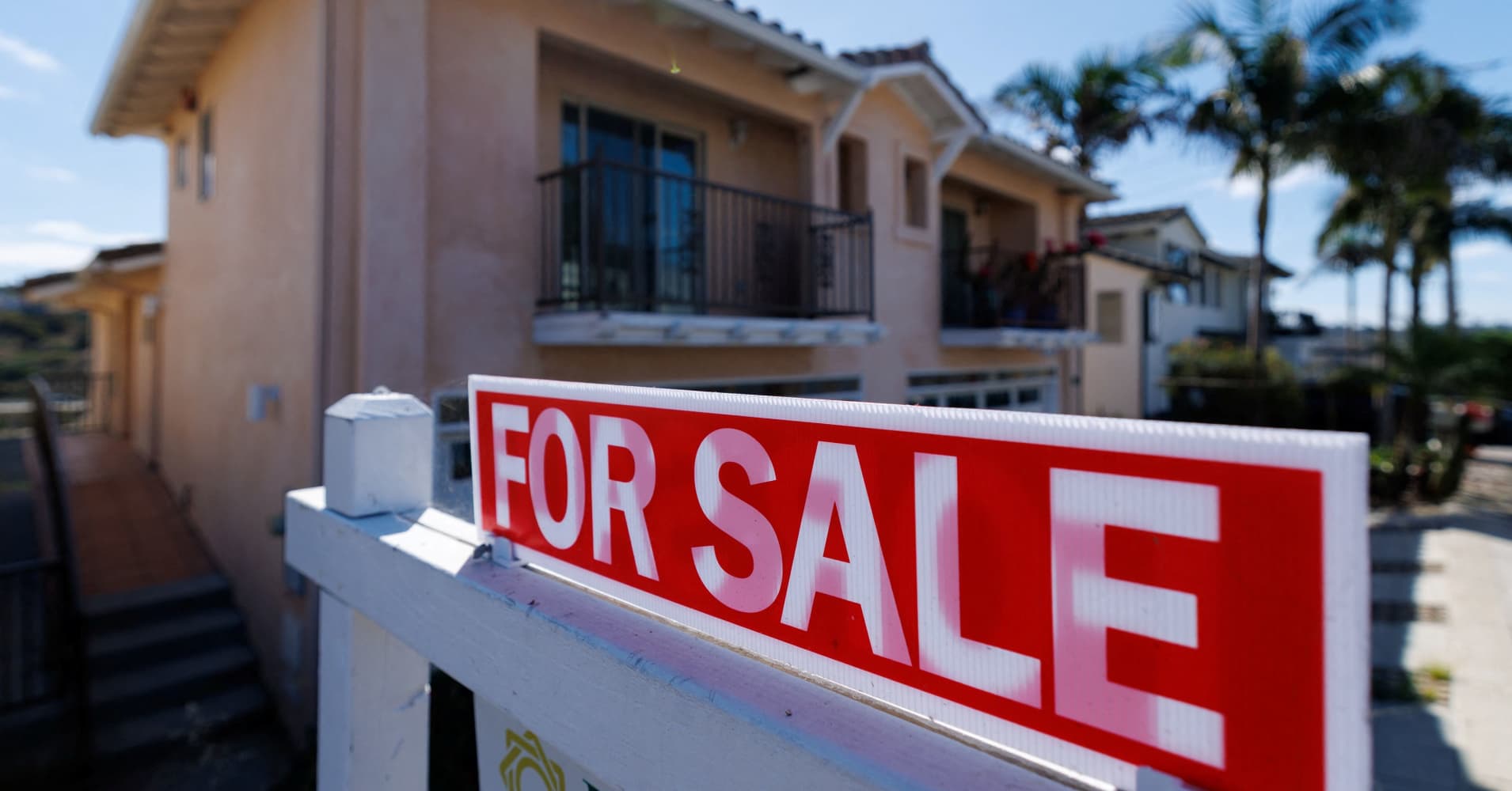Pres. Trump proposed a 50-year mortgage. Here's what it means for ...