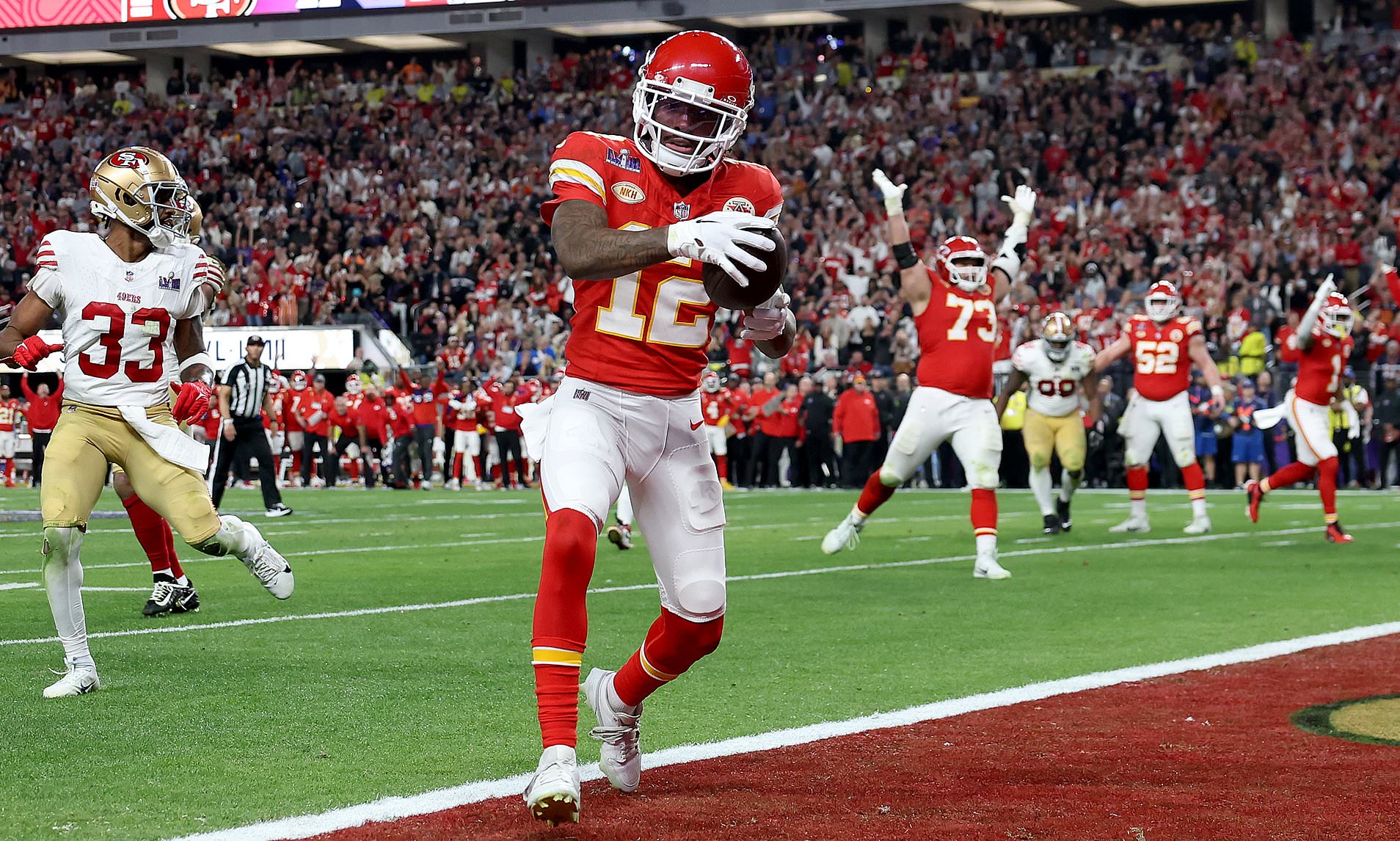 Ex-Chiefs Super Bowl hero signs with former team's major rivals
