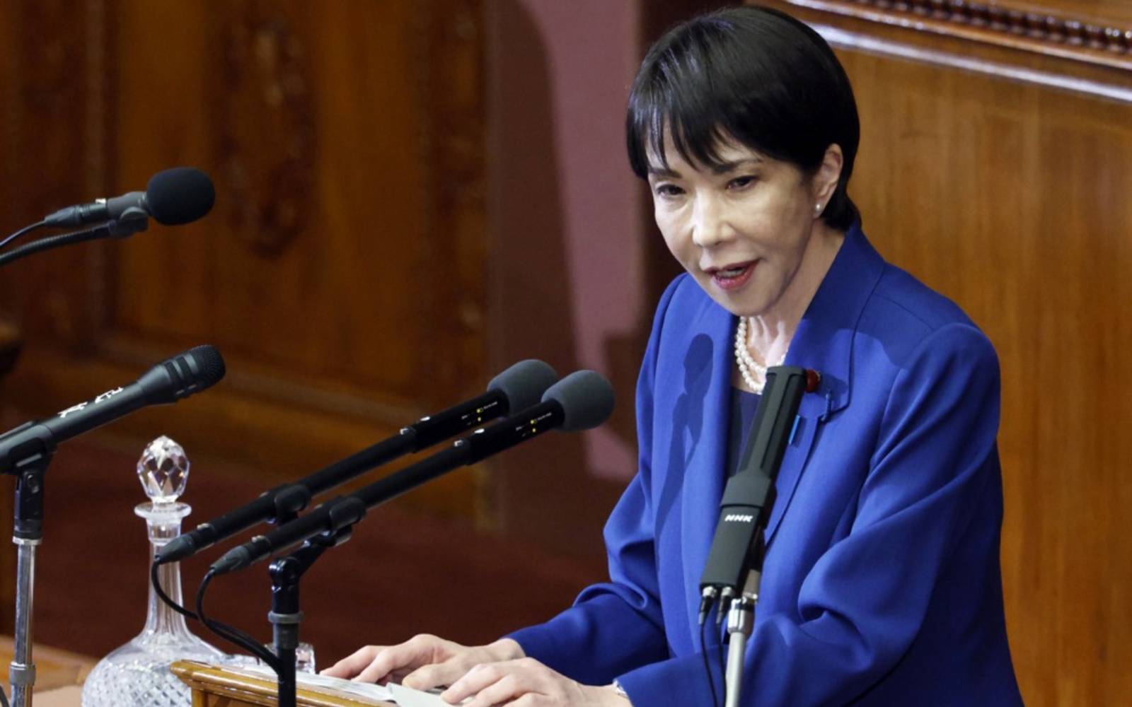 Japan’s govt approves record 122 trillion yen budget