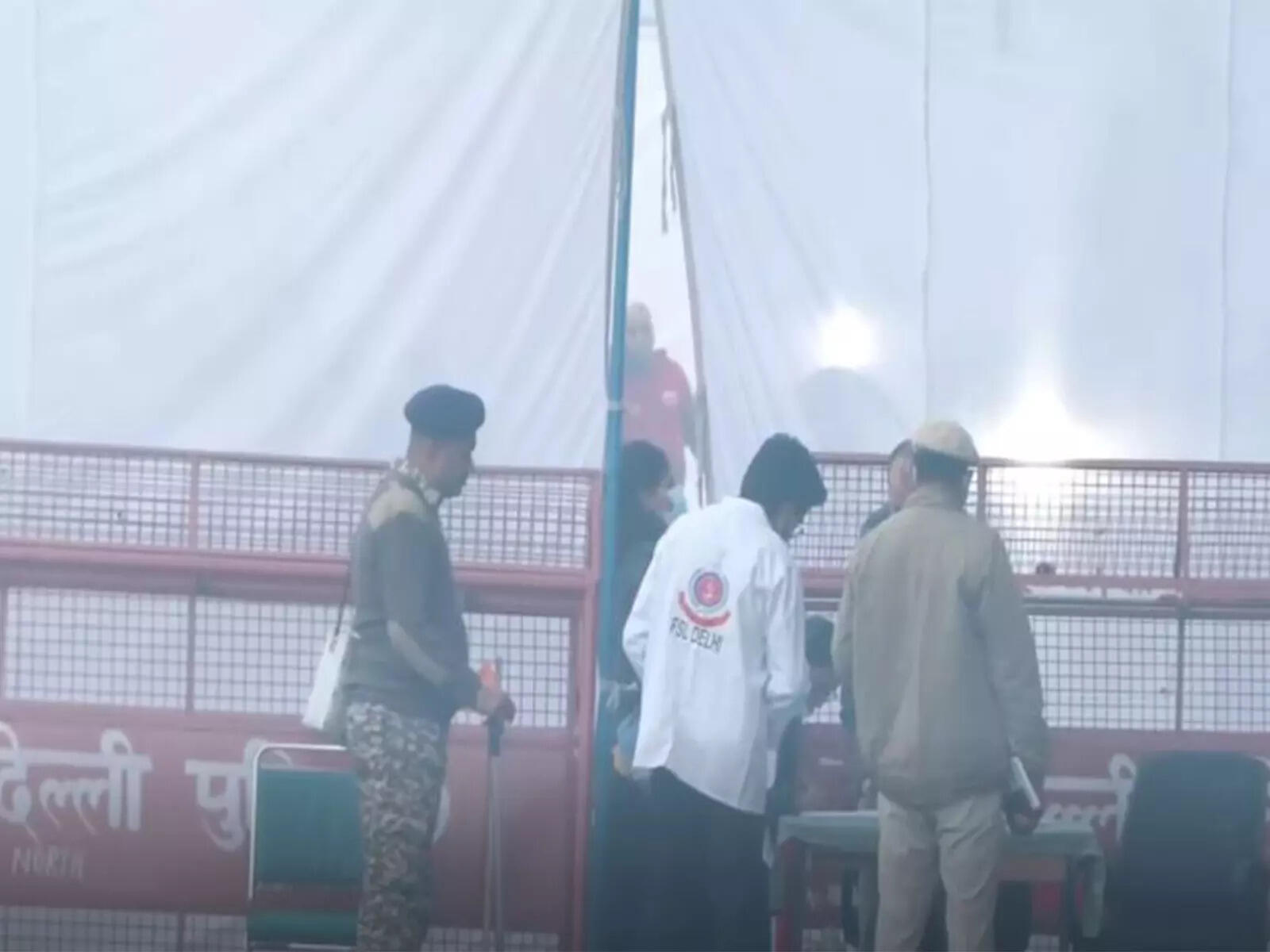 Delhi blast: Security tightened near Red Fort after high-intensity ...