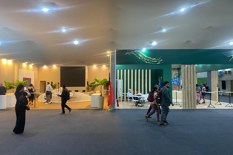 Photographer snaps 'awkward' photo of Australian pavilion at COP30 ...