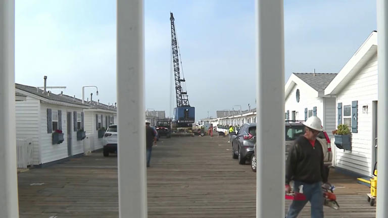 DUI driver in Pacific Beach plows through Crystal Pier's large metal ...