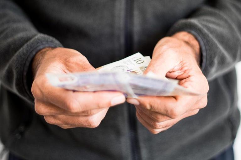 Make money stretch further between Christmas and January pay days