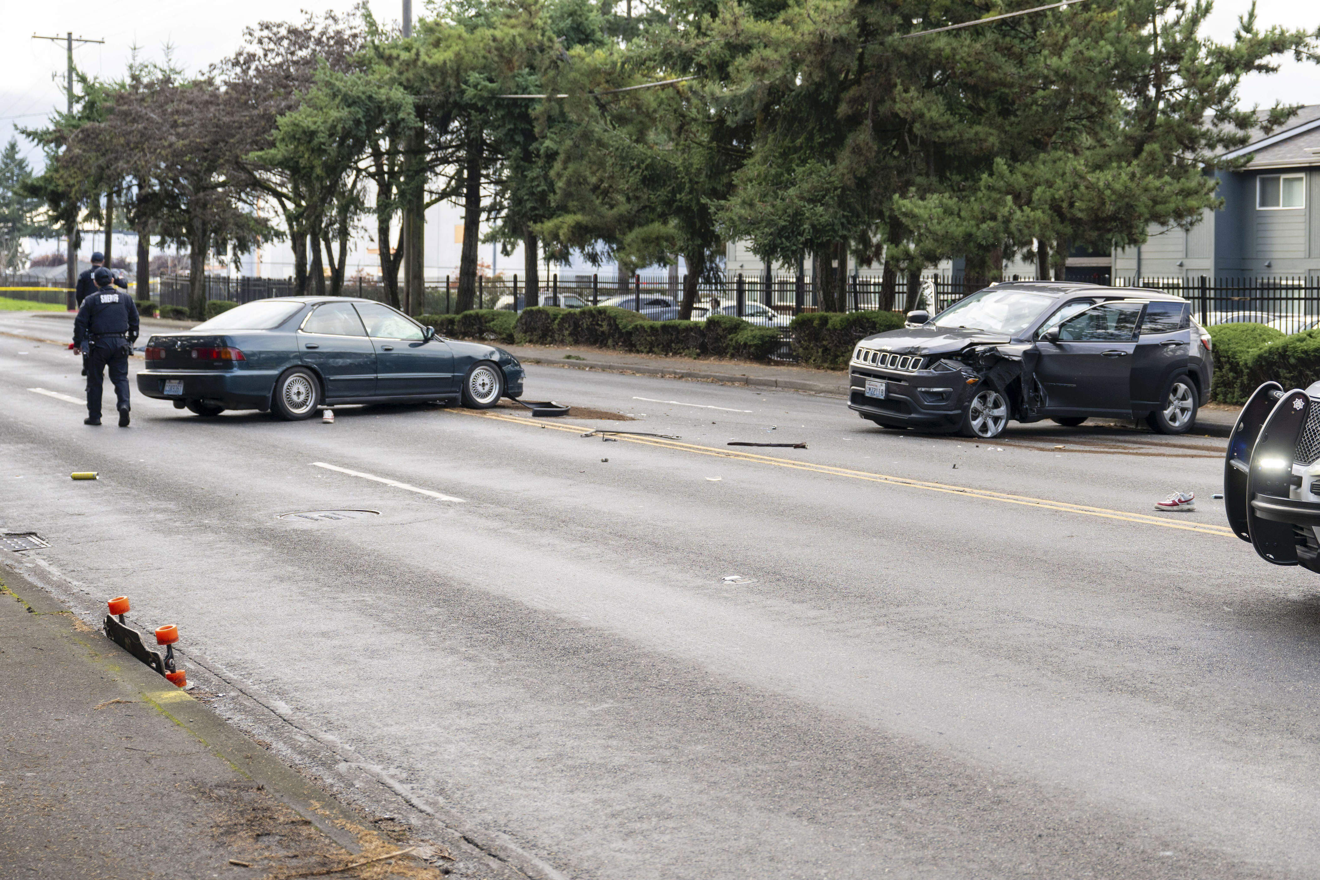 Driver in custody after striking 2 people, vehicle in Pierce County