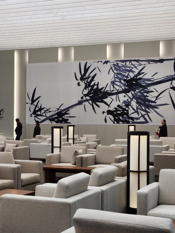 "다른 곳 옮길 APEC 정상회의장 보자"…1만2000명 찾아