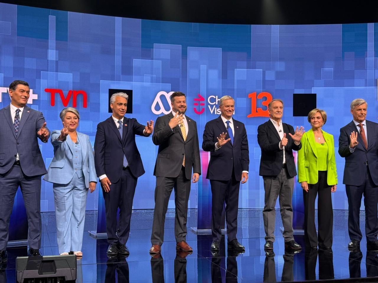 Minuto a Minuto| Debate presidencial Anatel: candidatos se enfrentan ...