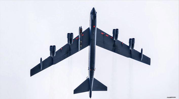 B-52 Spotted for the Second Time Carrying Air Force's Next-Gen Stealth ...