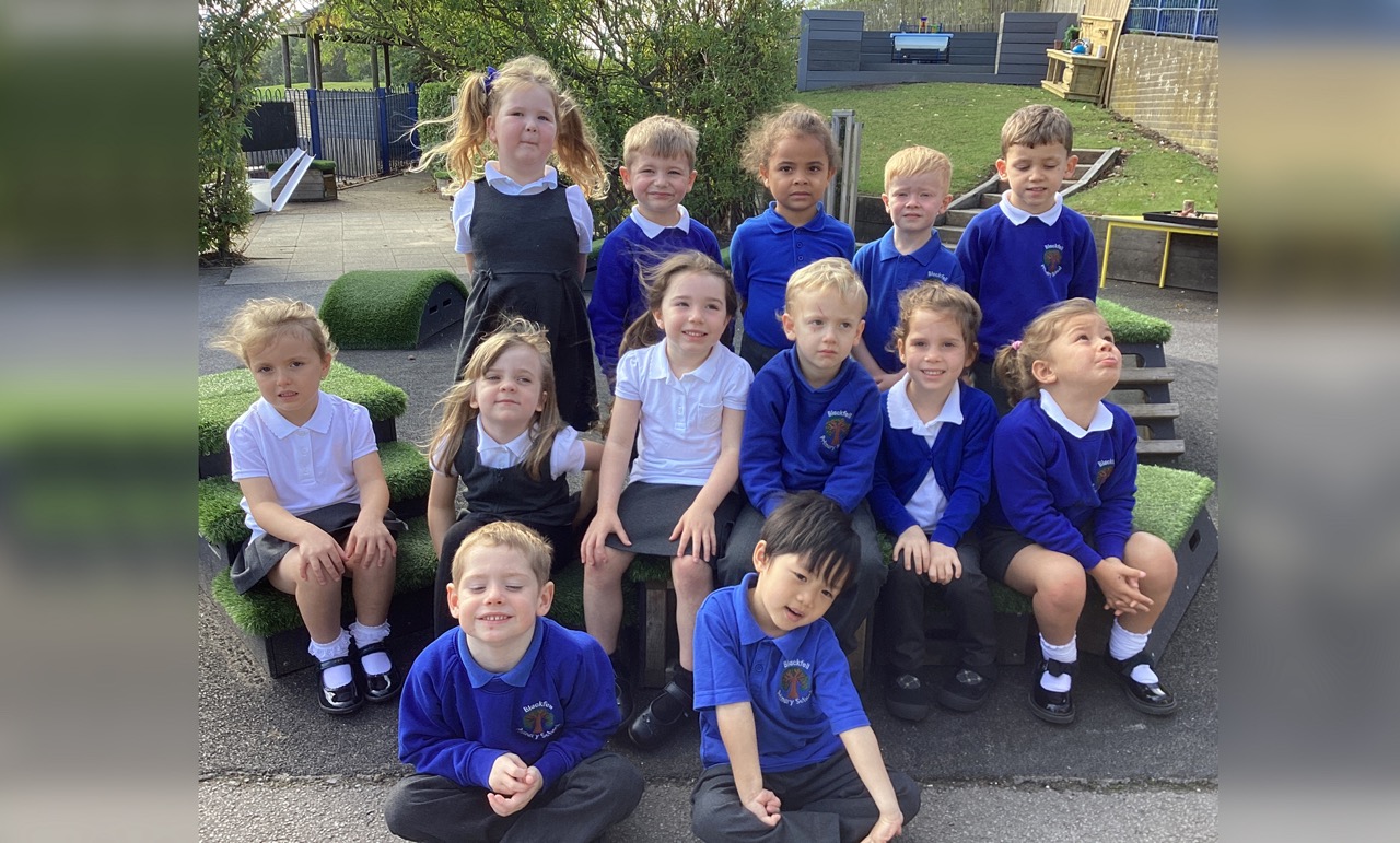 'Adorable': 23 super cute pictures of last year's primary school ...