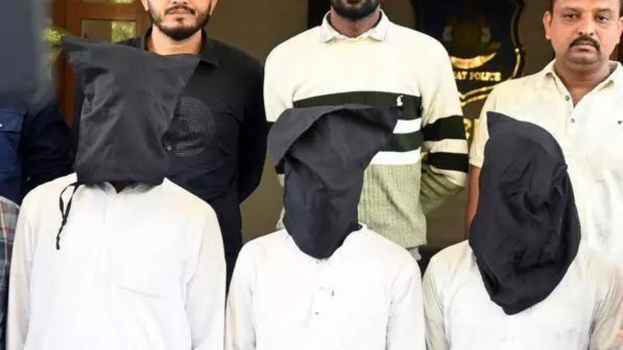 ‘Recced Delhi, waiting for Pakistan signal’: Gujarat ATS busts terror ...