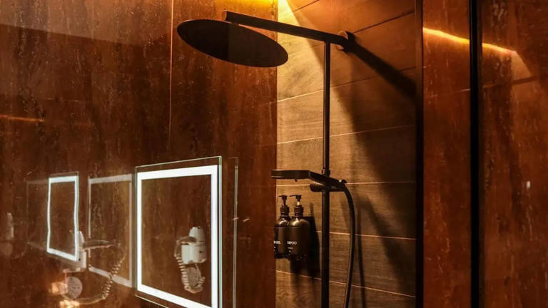 ‘Dark showering’: Is the new bathing trend the secret to reduced stress ...