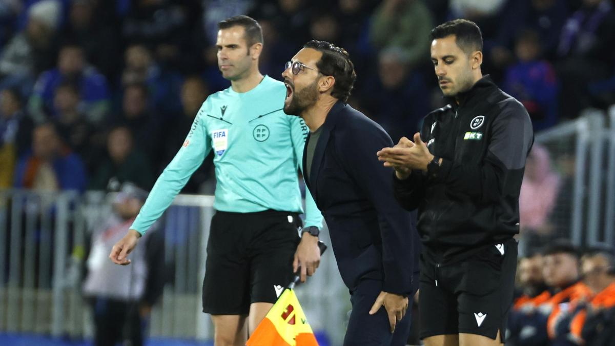 El CTA 'rebate' a Bordalás: "El brazo está en una posición natural"