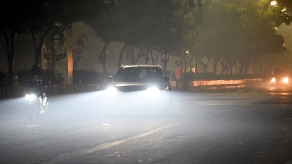Delhi enforces GRAP 3: BS-III Petrol and BS-IV Diesel cars banned