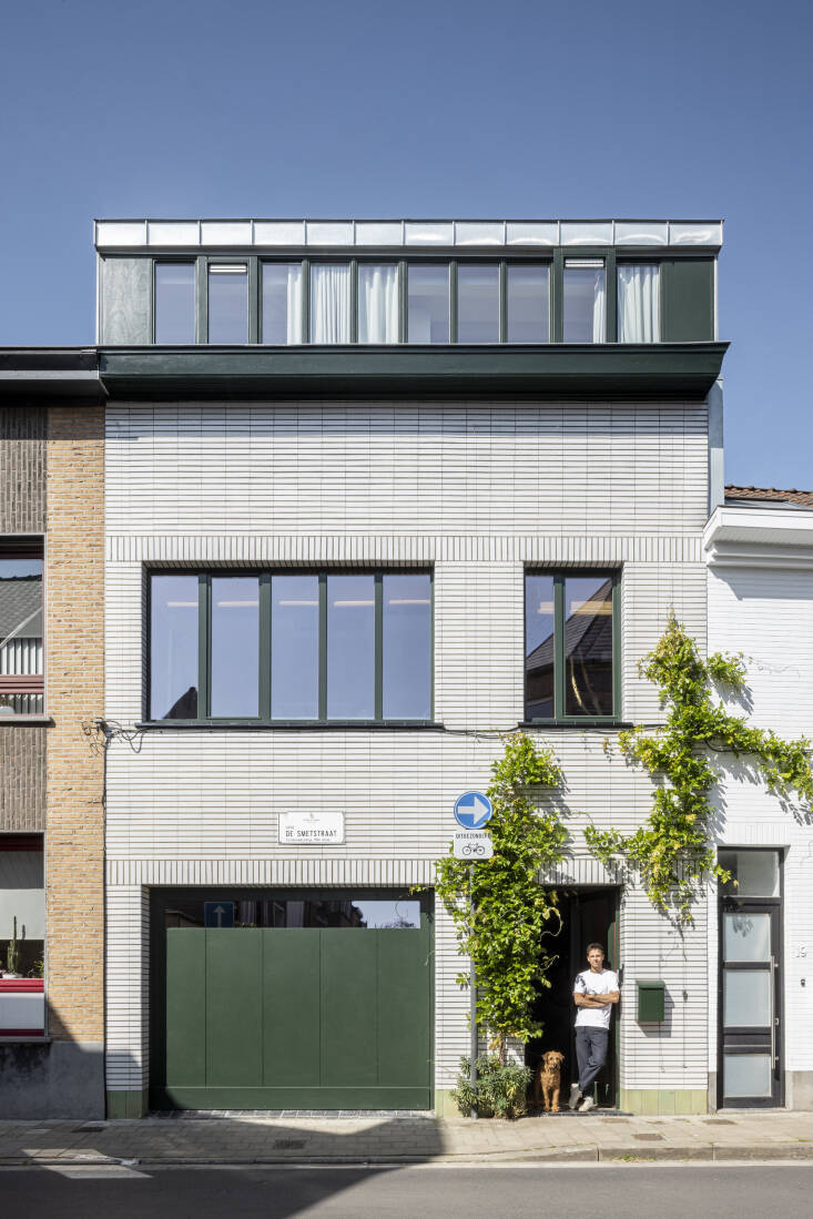 Before & After: A Barren Courtyard Transformed Into an ‘Intimate, Green ...