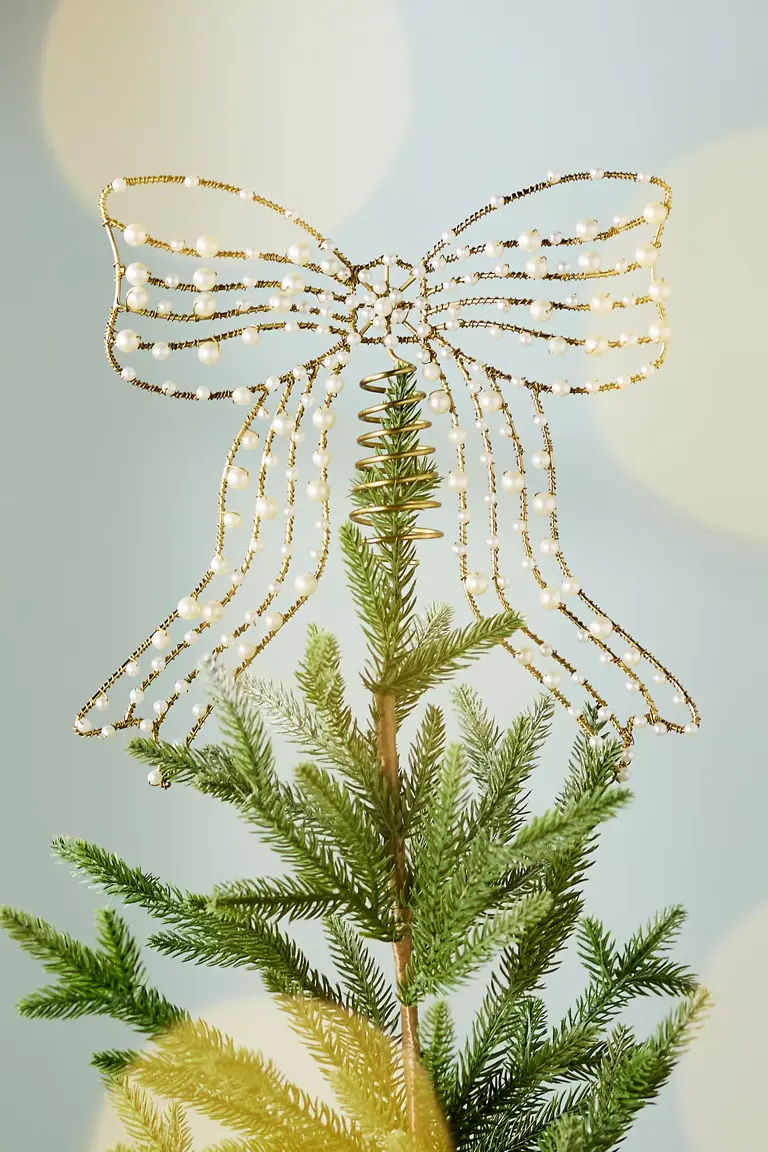 Anthropologie's Bow Tree Topper Is Also a Chic Door Bow