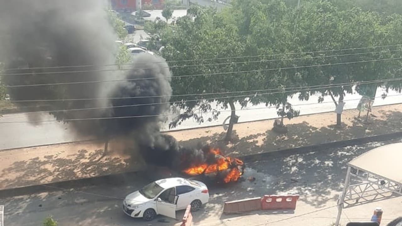 Pakistan Suicide Attack: 12 Dead, 20 Injured in Powerful Car Explosion ...