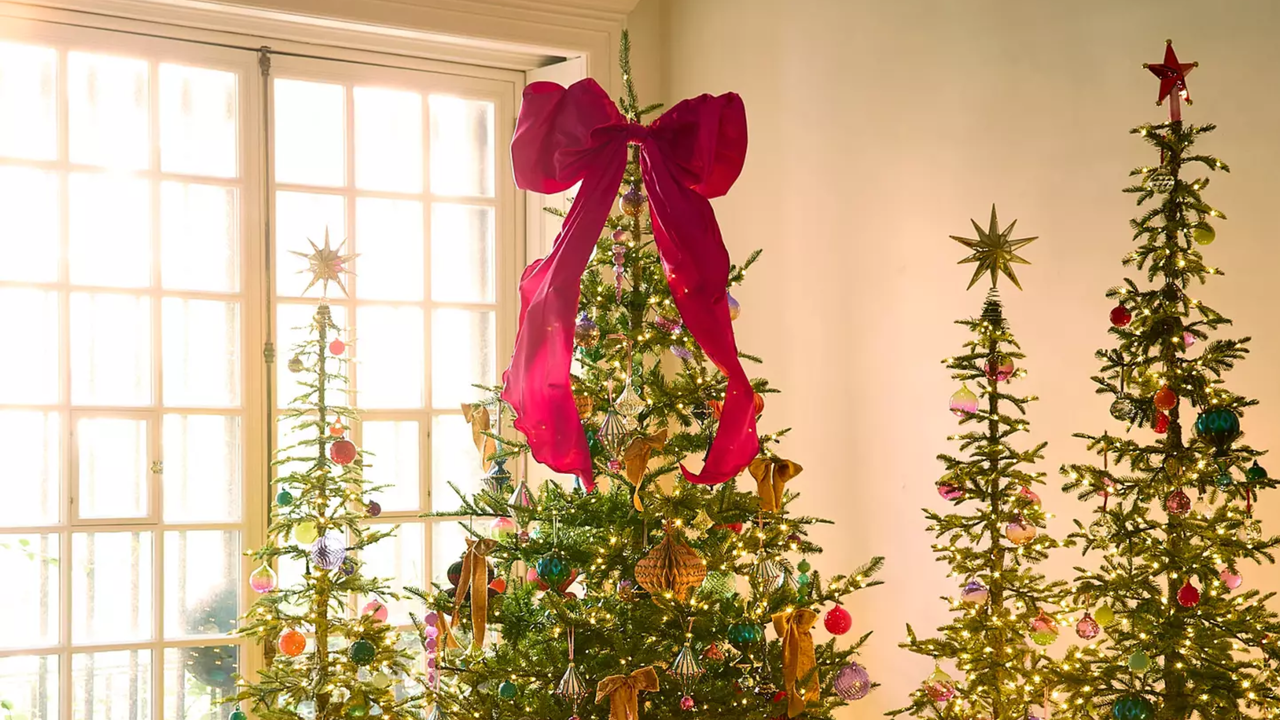 Anthropologie's Bow Tree Topper Is Also a Chic Door Bow