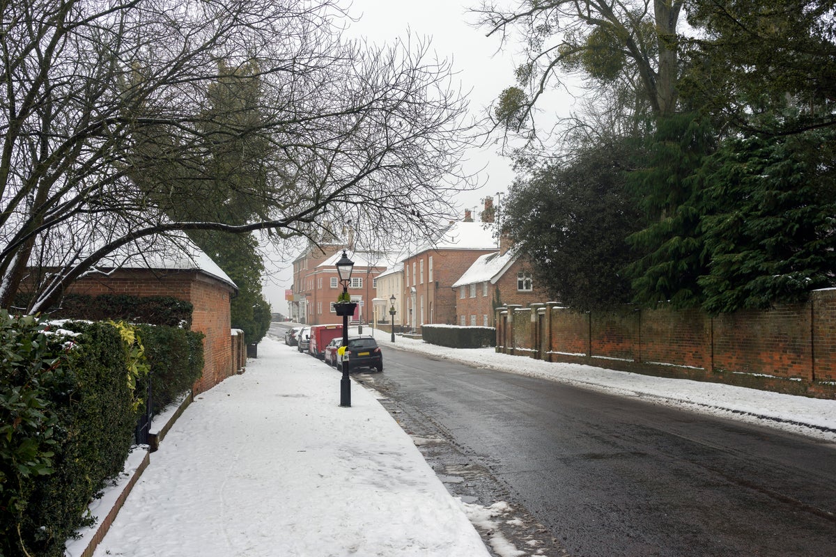 Met Office reveals where snow could hit UK as rain warnings issued