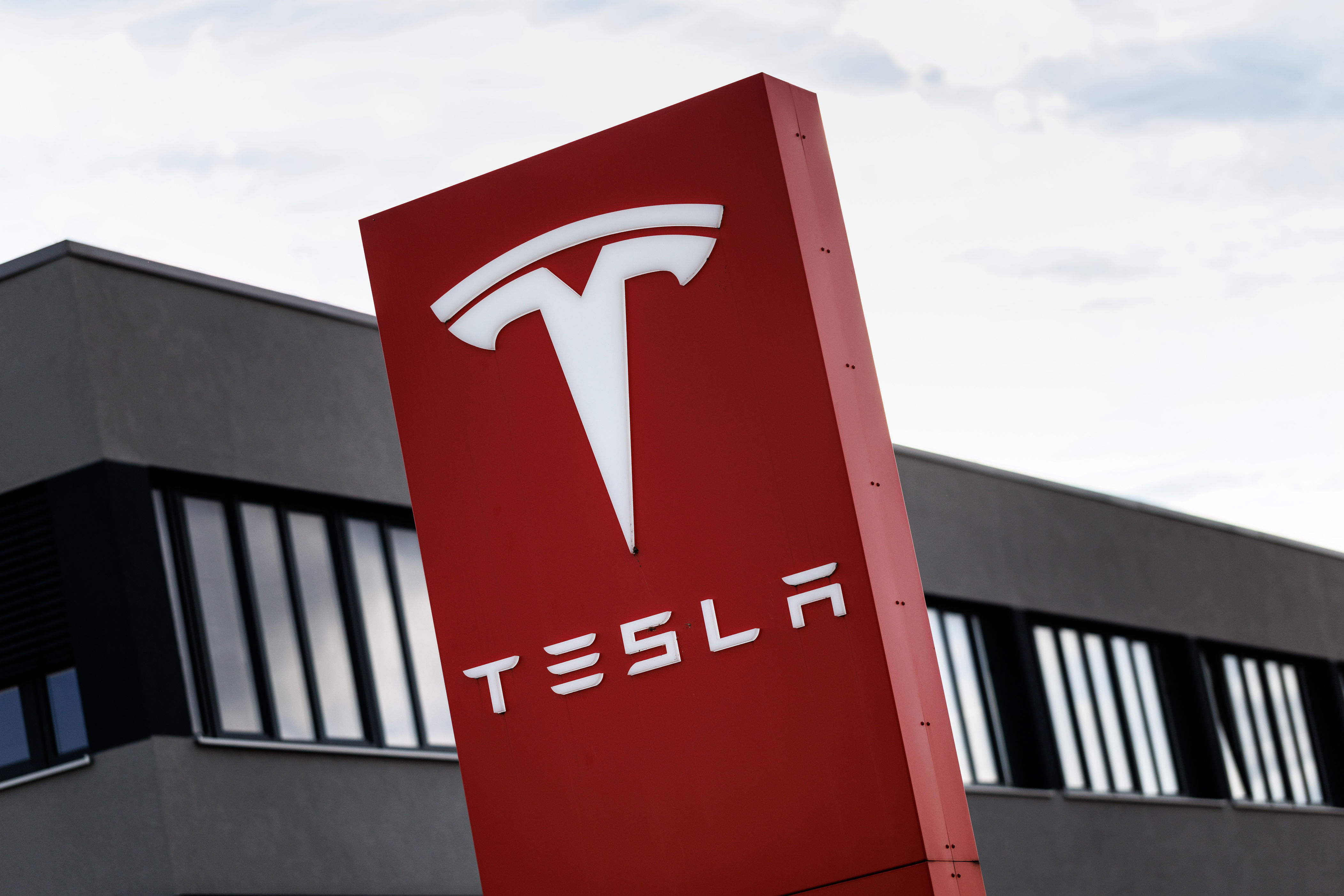 Tesla turns to rentals as sales continue to spiral