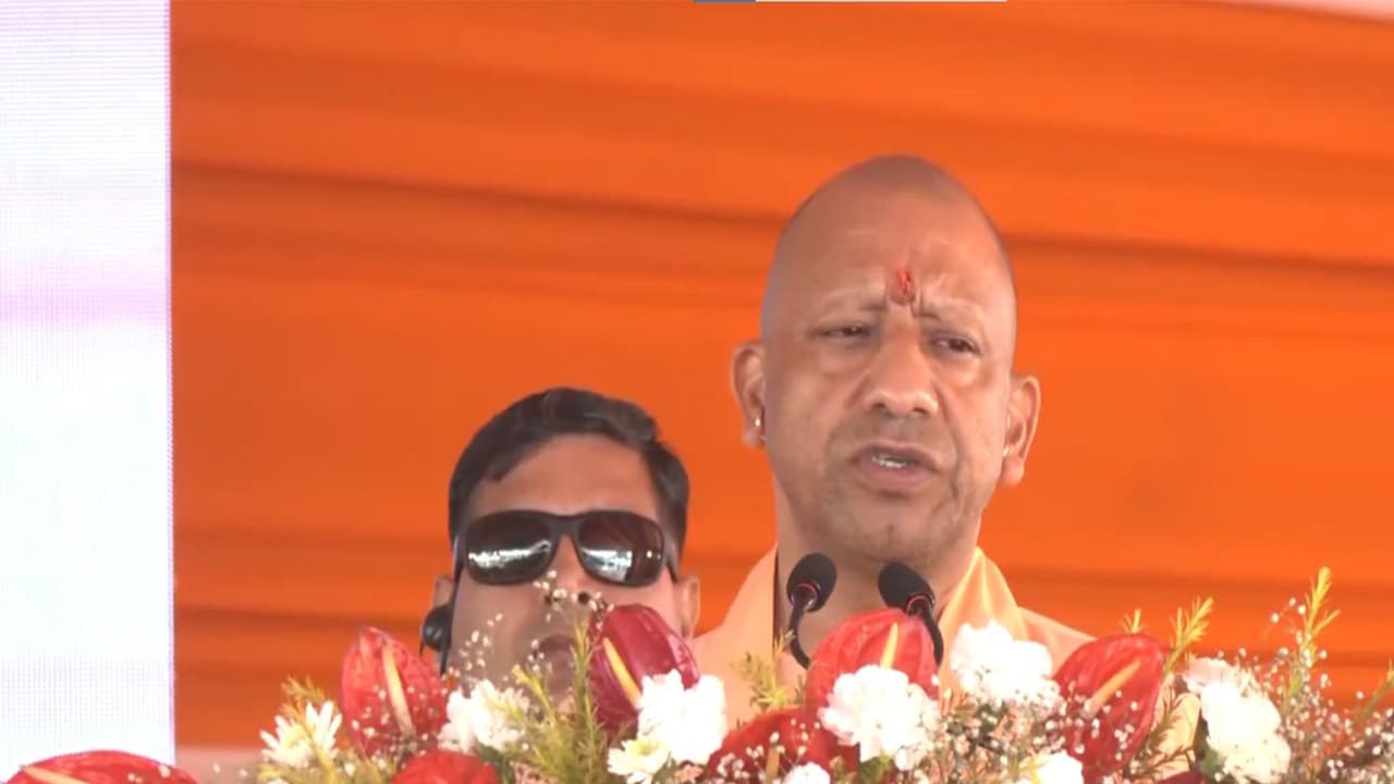 Yogi launches 'Ekta Yatra', announces Rs 1,734 cr projects in Barabanki