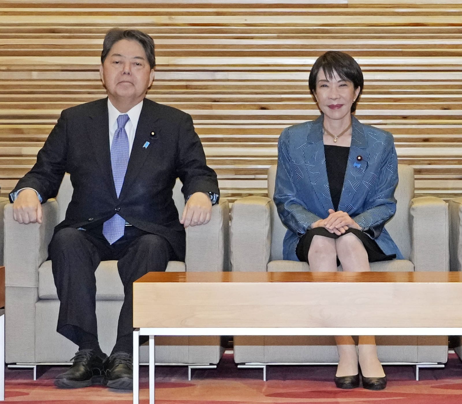 Japan gov't OKs bills to restrict use of Bluetooth tags for stalking