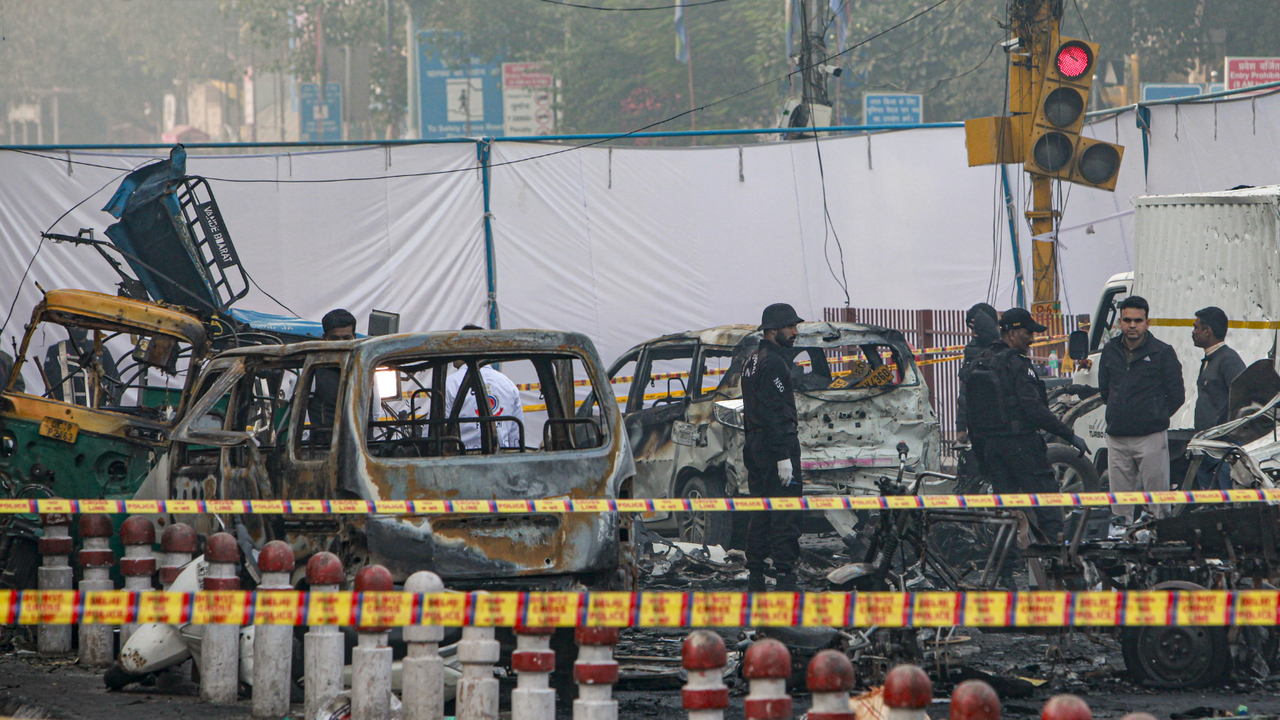 Hurt in Delhi Bomb Blast But Still Brave: Auto Driver Drives Himself to ...