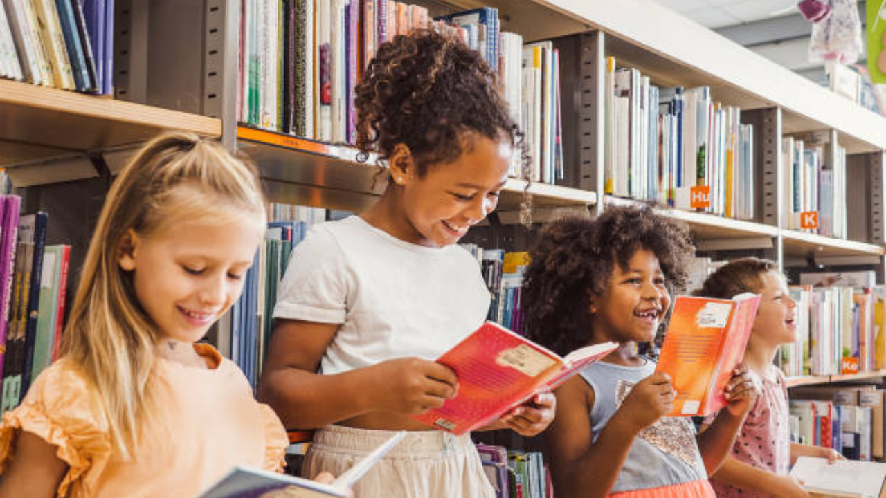 7 small habits that can encourage your little one to be a reader