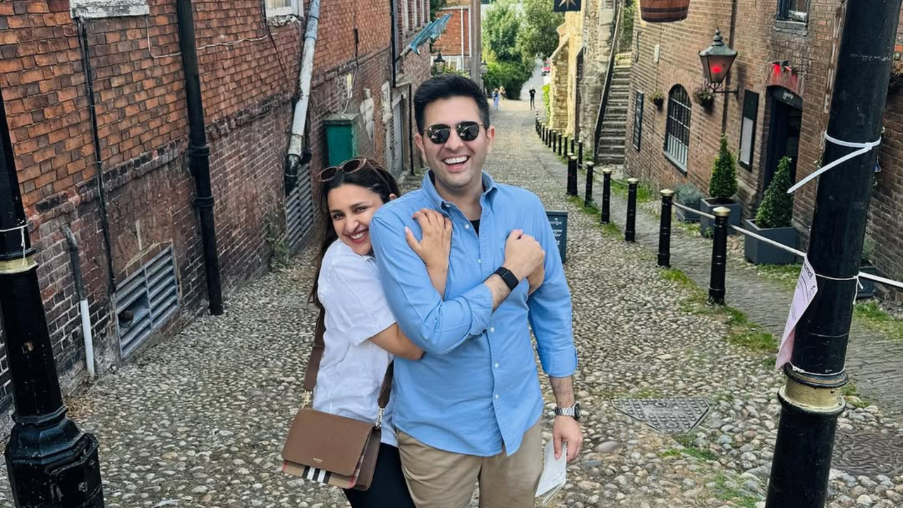 Parineeti Chopra Pens Sweet Birthday Wish For 'Best Dad' Raghav Chadha ...