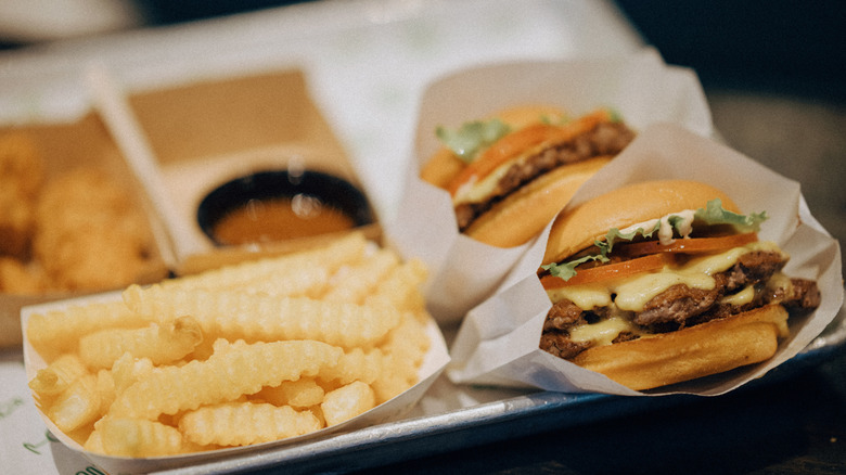 One Of America's Early Fast Food Giants Has Been Quietly Closing ...