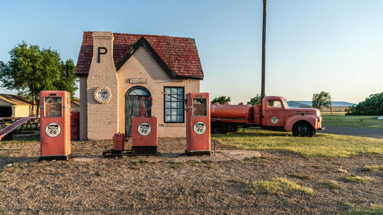Texas's Sleepy Town On Route 66 Is A Panhandle Gem With Charming Old ...