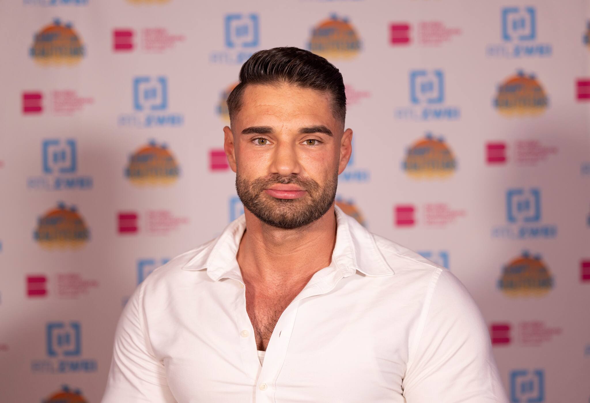 Skandal bei „Temptation Island VIP“: Kandidat spuckt Frauen an