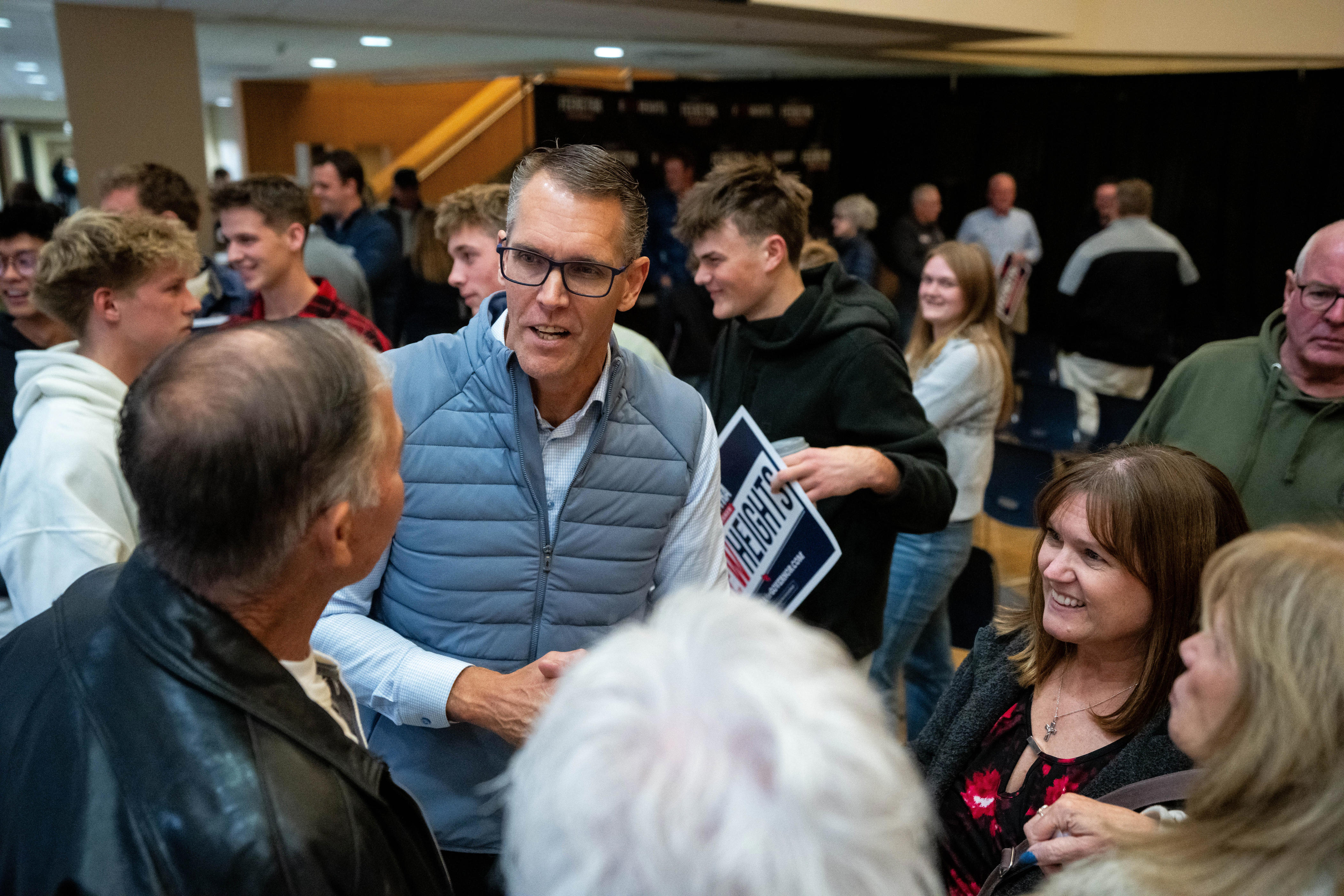 'Work horse versus show horse': Randy Feenstra touts contrast with Rob Sand