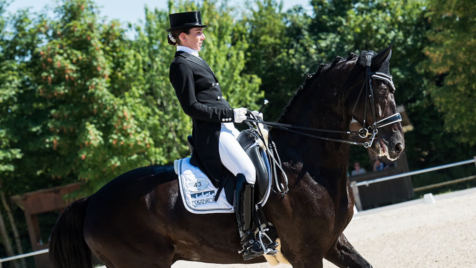 Lisa Müller taucht wieder in der Öffentlichkeit auf und greift die ...