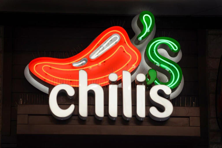 Veterans Day 2025 free food and discounts: Chili's, Chipotle and Logan's