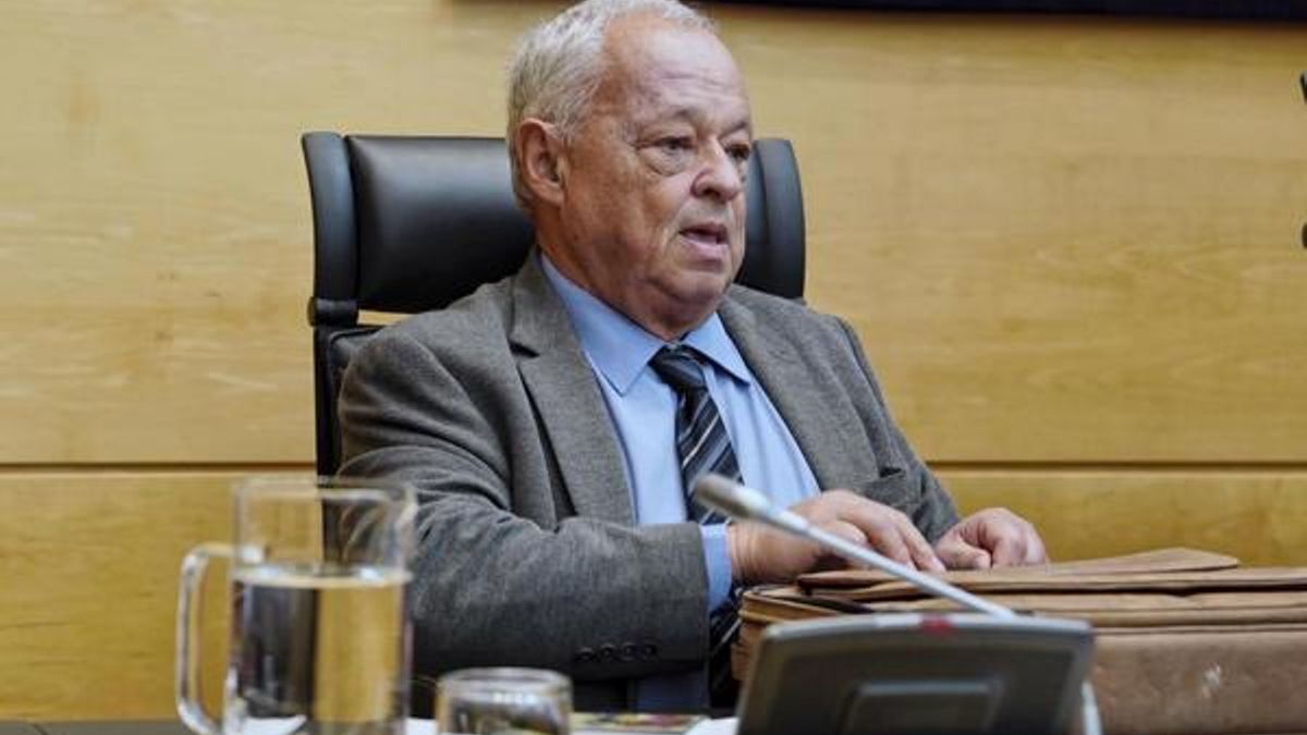 Santonja niega haber pagado un "peaje" para seguir como consejero en ...