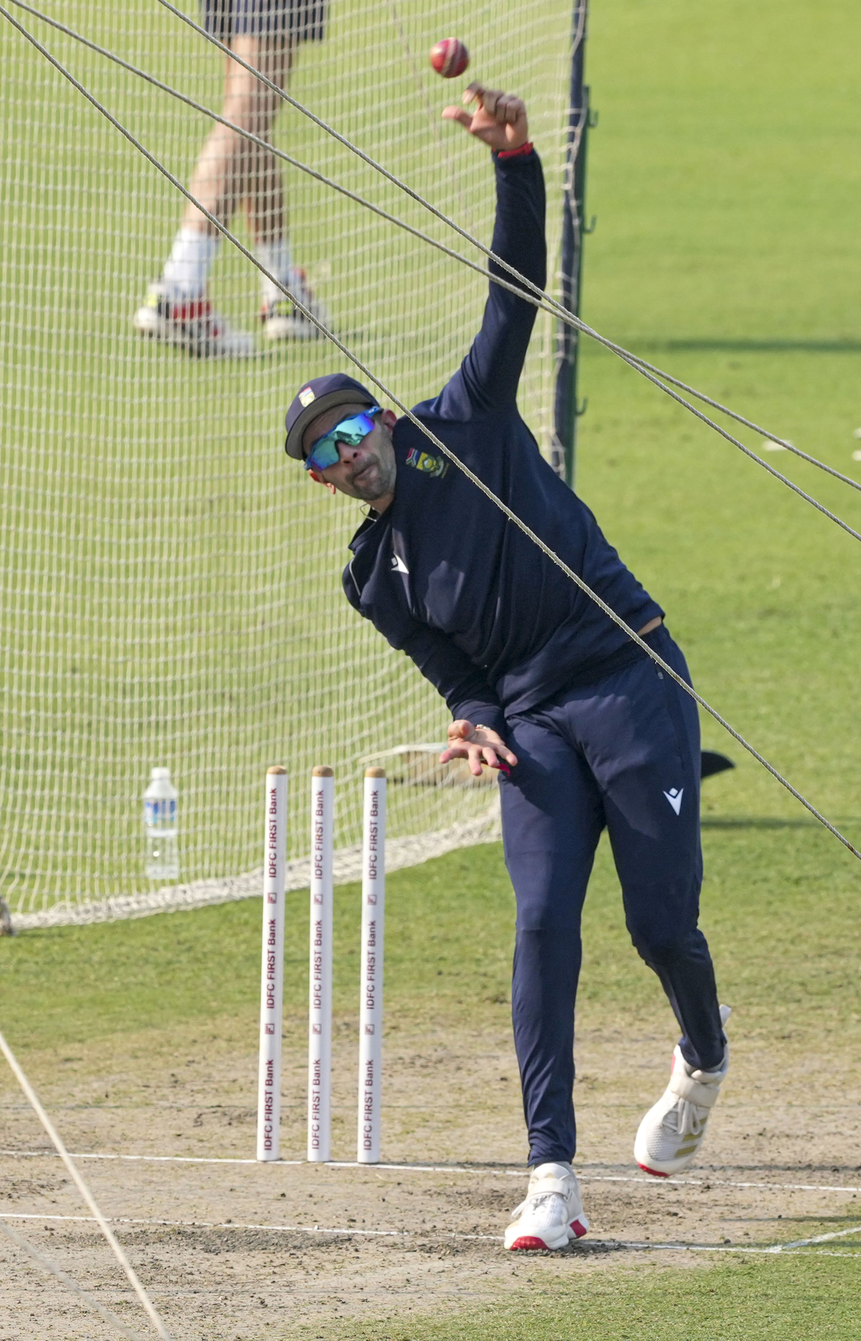 South Africa sharpen spin game in attacking net session ahead of Eden Test