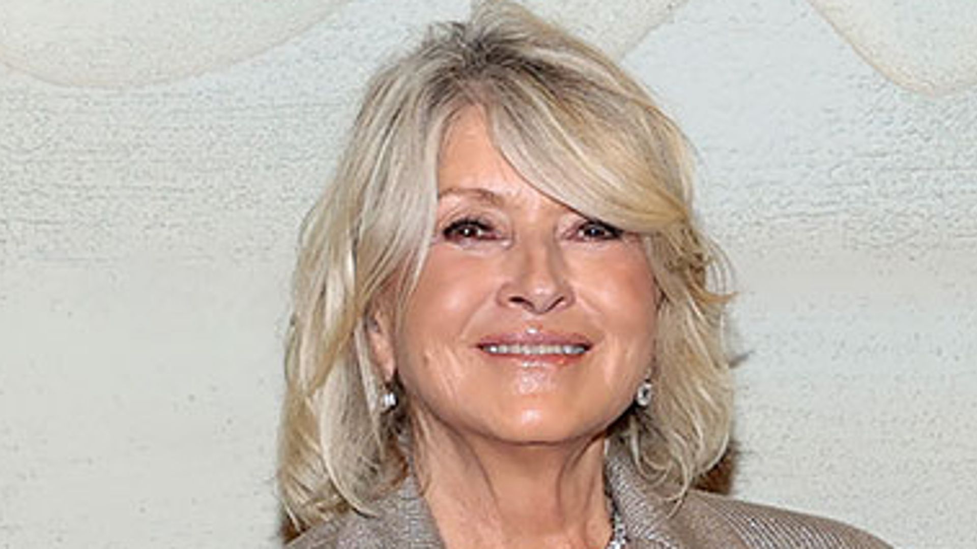 Martha Stewart, 84, loves this collagen face mask for smoother skin ...