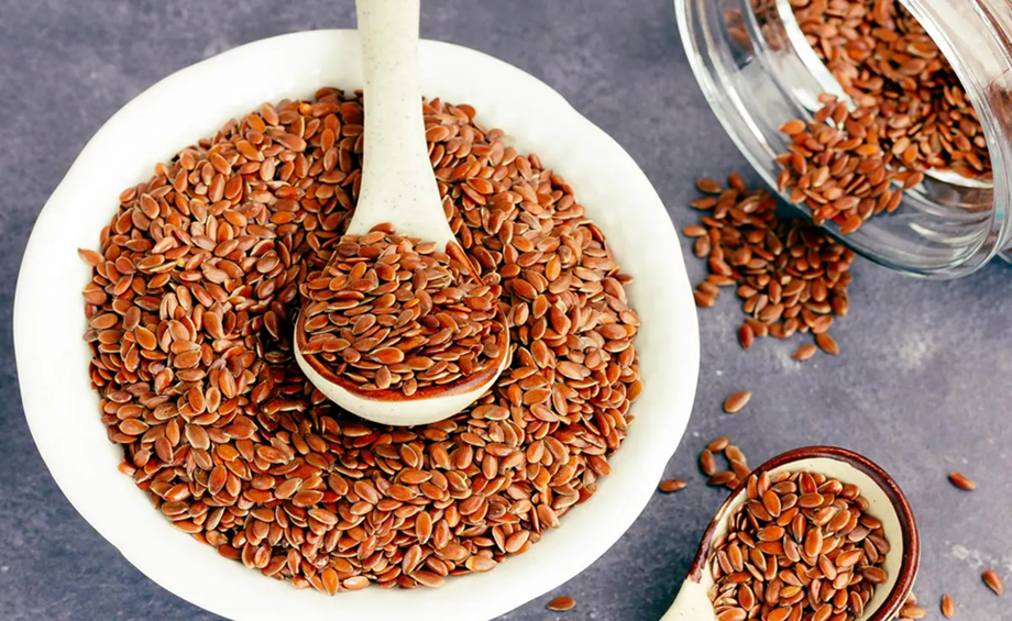 When should you eat flax seeds, morning or night? Learn from a nutritionist how many flax seeds ...